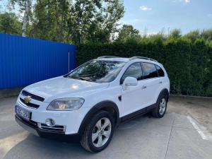 White Chevrolet Captiva 2010 in Kaunas, with an engine capacity of 1.99 L and mileage of 273 thousand km for 4550 €, photo  on AUTOMOTO.COM.LV