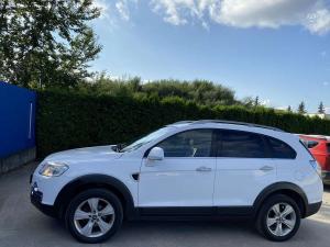 White Chevrolet Captiva 2010 in Kaunas, with an engine capacity of 1.99 L and mileage of 273 thousand km for 4550 €, photo 8 on AUTOMOTO.COM.LV