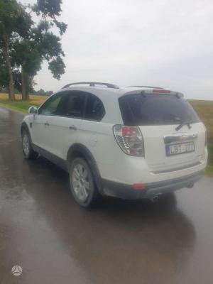White Chevrolet Captiva 2010 in Radviliskis, with an engine capacity of 2.00 L and mileage of 399 thousand km for 3500 €, photo  on AUTOMOTO.COM.LV