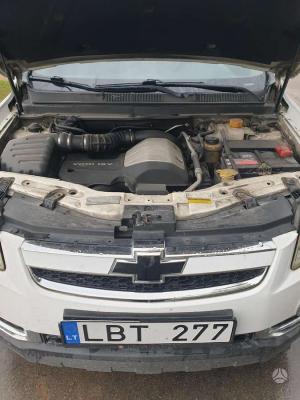 White Chevrolet Captiva 2010 in Radviliskis, with an engine capacity of 2.00 L and mileage of 399 thousand km for 3500 €, photo 4 on AUTOMOTO.COM.LV
