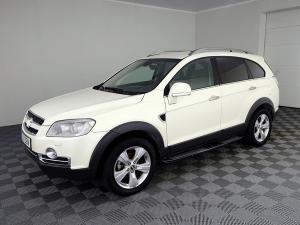 Balts Chevrolet Captiva 2010 Tallina, ar dzinēja tilpumu 2.00 L un nobraukumu 236 tūkst. km par 1699 €, foto 3 vietnē AUTOMOTO.COM.LV