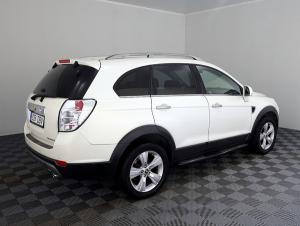 Balts Chevrolet Captiva 2010 Tallina, ar dzinēja tilpumu 2.00 L un nobraukumu 236 tūkst. km par 1699 €, foto 4 vietnē AUTOMOTO.COM.LV