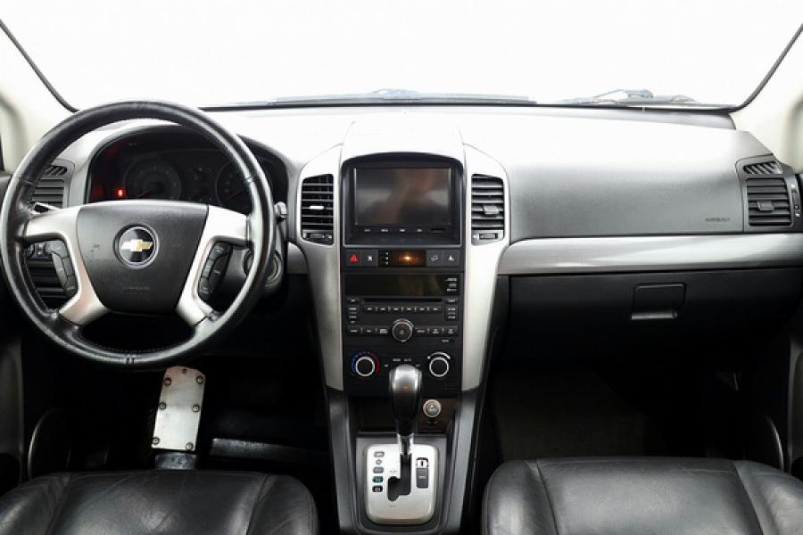 Balts Chevrolet Captiva 2010 Tallina, ar dzinēja tilpumu 2.00 L un nobraukumu 236 tūkst. km par 1699 €, foto 6 vietnē AUTOMOTO.COM.LV