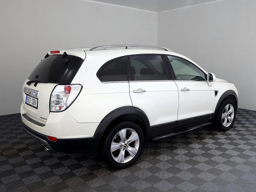 Balts Chevrolet Captiva 2010 Tallina, ar dzinēja tilpumu 2.00 L un nobraukumu 236 tūkst. km par 1699 €, foto 12 vietnē AUTOMOTO.COM.LV