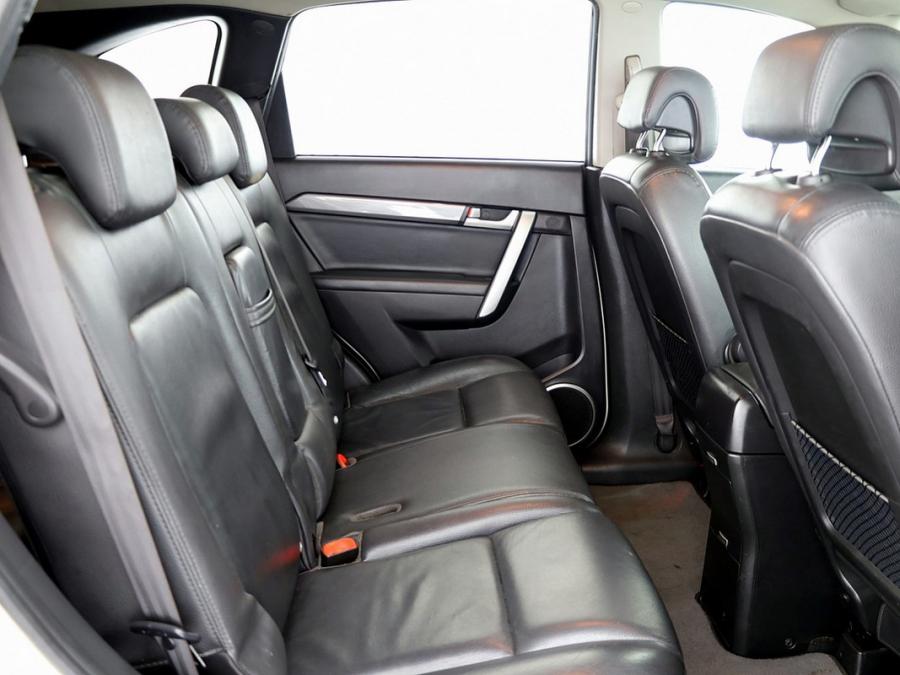 Balts Chevrolet Captiva 2010 Tallina, ar dzinēja tilpumu 2.00 L un nobraukumu 236 tūkst. km par 1699 €, foto 16 vietnē AUTOMOTO.COM.LV