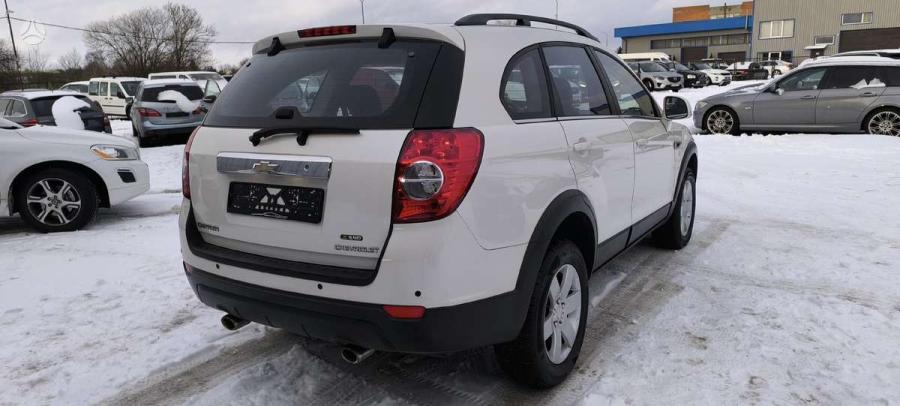 Balts Chevrolet Captiva 2011 Šauļi, ar dzinēja tilpumu 2.40 L un nobraukumu 104 tūkst. km par 6150 €, foto 4 vietnē AUTOMOTO.COM.LV