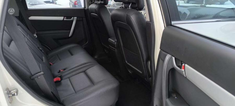 Balts Chevrolet Captiva 2011 Šauļi, ar dzinēja tilpumu 2.40 L un nobraukumu 104 tūkst. km par 6150 €, foto 14 vietnē AUTOMOTO.COM.LV