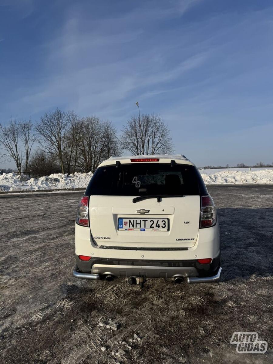 Balts Chevrolet Captiva 2011 Klaipėda, ar dzinēja tilpumu 2.20 L un nobraukumu 279 tūkst. km par 3800 €, foto 5 vietnē AUTOMOTO.COM.LV