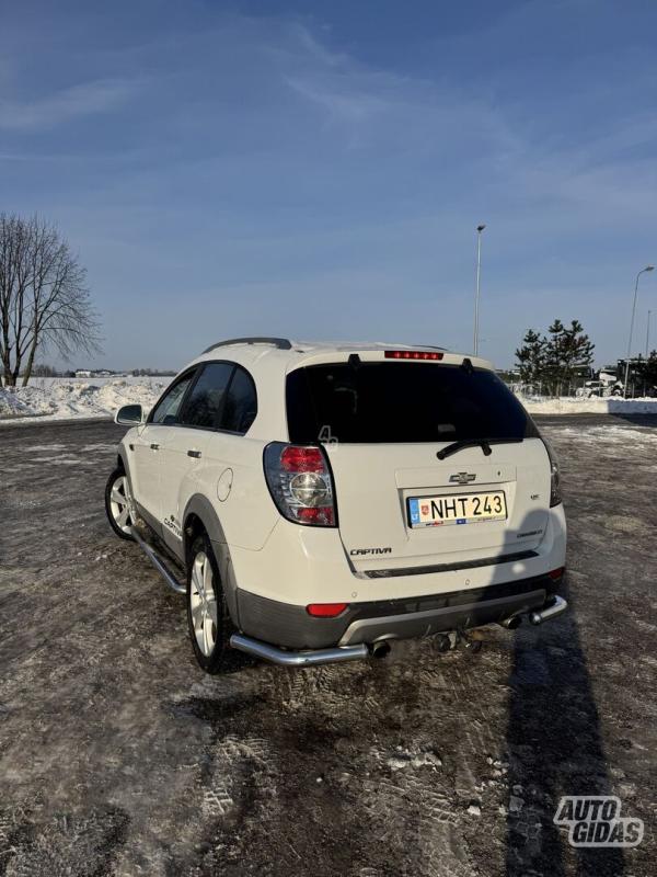 White Chevrolet Captiva 2011 in Klaipeda, with an engine capacity of 2.20 L and mileage of 279 thousand km for 3800 €, photo 6 on AUTOMOTO.COM.LV