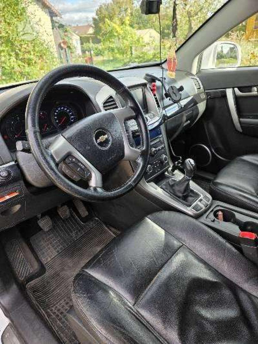 Balts Chevrolet Captiva 2011 Panevēža, ar dzinēja tilpumu 2.23 L un nobraukumu 280 tūkst. km par 3000 €, foto 8 vietnē AUTOMOTO.COM.LV