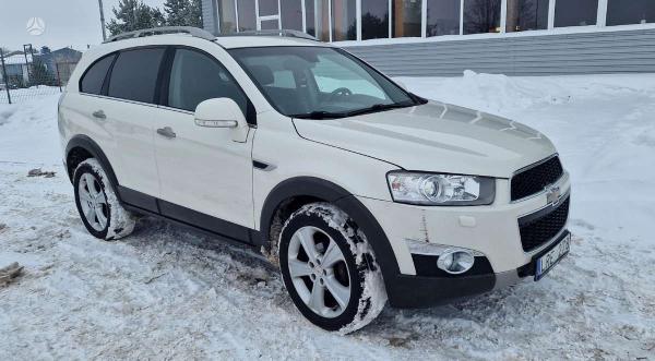 Balts Chevrolet Captiva 2011 Telšiai, ar dzinēja tilpumu 2.23 L un nobraukumu 207 tūkst. km par 4000 €, foto 2 vietnē AUTOMOTO.COM.LV