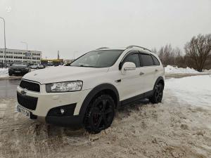 Balts Chevrolet Captiva 2011 Tauragė, ar dzinēja tilpumu 2.20 L un nobraukumu 251 tūkst. km par 5200 €, foto  vietnē AUTOMOTO.COM.LV