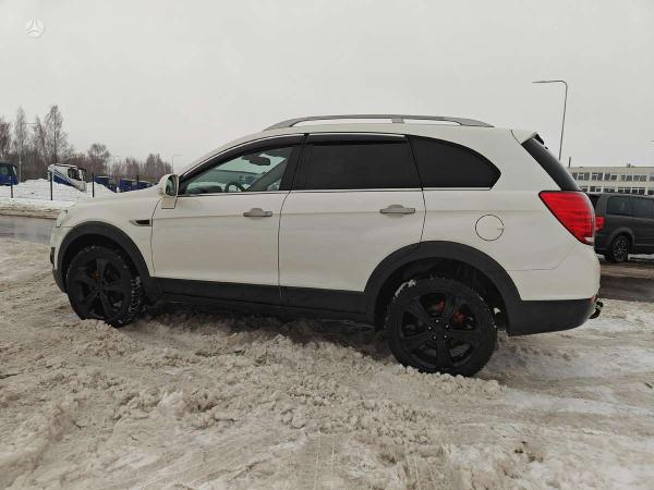 Balts Chevrolet Captiva 2011 Tauragė, ar dzinēja tilpumu 2.20 L un nobraukumu 251 tūkst. km par 5200 €, foto 3 vietnē AUTOMOTO.COM.LV