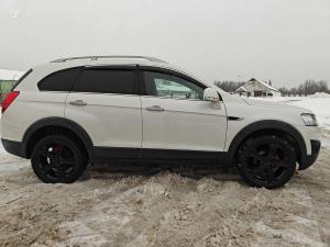 White Chevrolet Captiva 2011 in Taurage, with an engine capacity of 2.20 L and mileage of 251 thousand km for 5200 €, photo 5 on AUTOMOTO.COM.LV