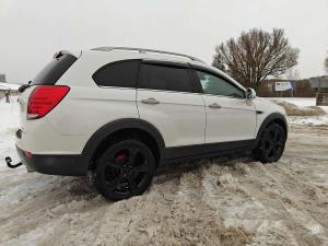 White Chevrolet Captiva 2011 in Taurage, with an engine capacity of 2.20 L and mileage of 251 thousand km for 5200 €, photo 6 on AUTOMOTO.COM.LV