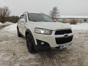 White Chevrolet Captiva 2011 in Taurage, with an engine capacity of 2.20 L and mileage of 251 thousand km for 5200 €, photo 9 on AUTOMOTO.COM.LV