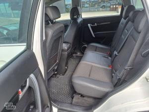White Chevrolet Captiva 2011 in Siauliai, with an engine capacity of 2.20 L and mileage of 198 thousand km for 5150 €, photo 12 on AUTOMOTO.COM.LV