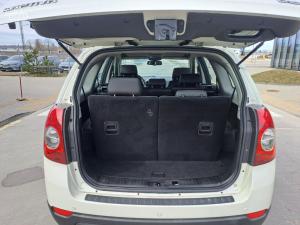White Chevrolet Captiva 2011 in Siauliai, with an engine capacity of 2.20 L and mileage of 198 thousand km for 5150 €, photo 14 on AUTOMOTO.COM.LV