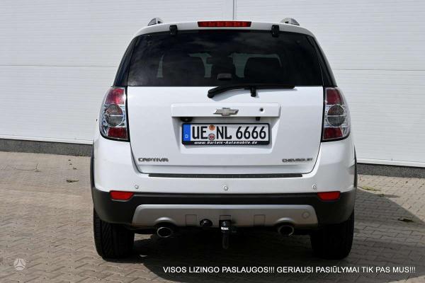 White Chevrolet Captiva 2011 in Kretinga, with an engine capacity of 2.20 L and mileage of 209 thousand km for 5899 €, photo 8 on AUTOMOTO.COM.LV