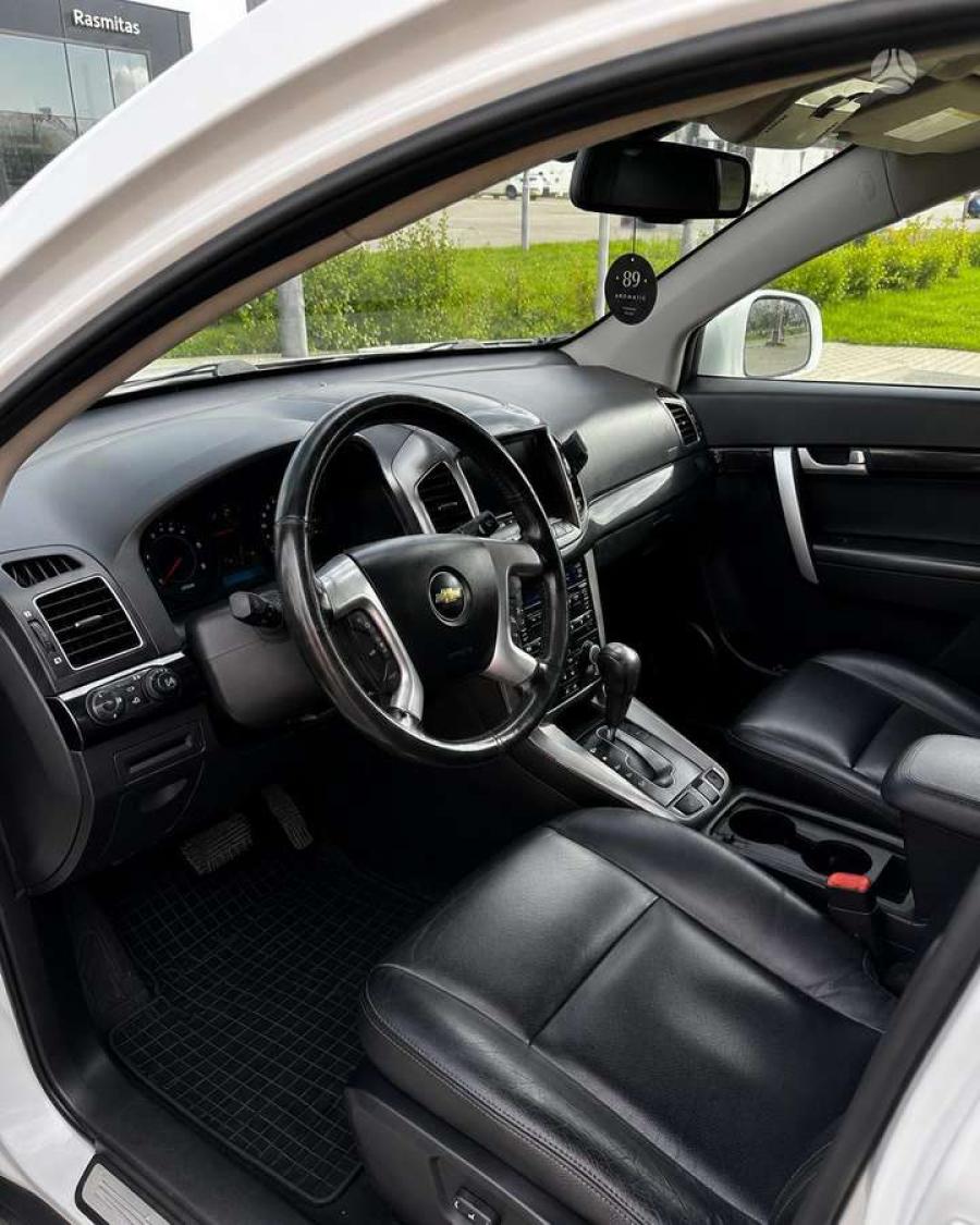 Balts Chevrolet Captiva 2011 Trakai, ar dzinēja tilpumu 2.23 L un nobraukumu 280 tūkst. km par 5500 €, foto 5 vietnē AUTOMOTO.COM.LV