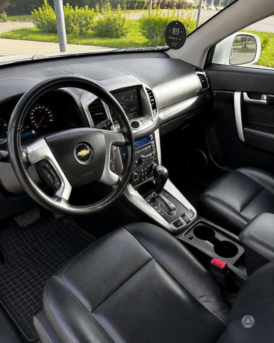 Balts Chevrolet Captiva 2011 Trakai, ar dzinēja tilpumu 2.23 L un nobraukumu 280 tūkst. km par 5500 €, foto 6 vietnē AUTOMOTO.COM.LV