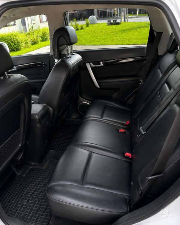 Balts Chevrolet Captiva 2011 Trakai, ar dzinēja tilpumu 2.23 L un nobraukumu 280 tūkst. km par 5500 €, foto 6 vietnē AUTOMOTO.COM.LV