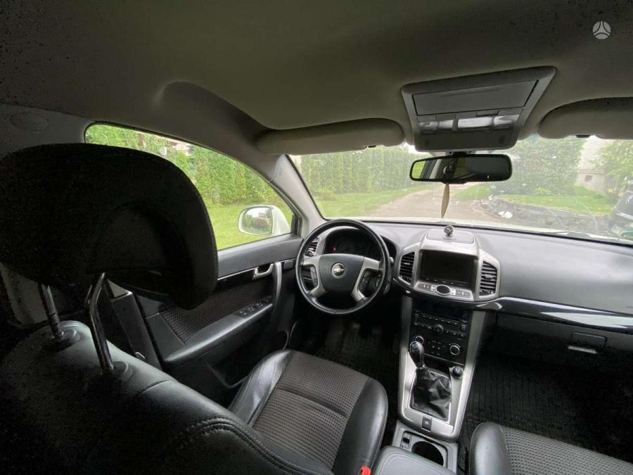 Balts Chevrolet Captiva 2011 Kupiškis, ar dzinēja tilpumu 2.38 L un nobraukumu 204 tūkst. km par 3500 €, foto 12 vietnē AUTOMOTO.COM.LV