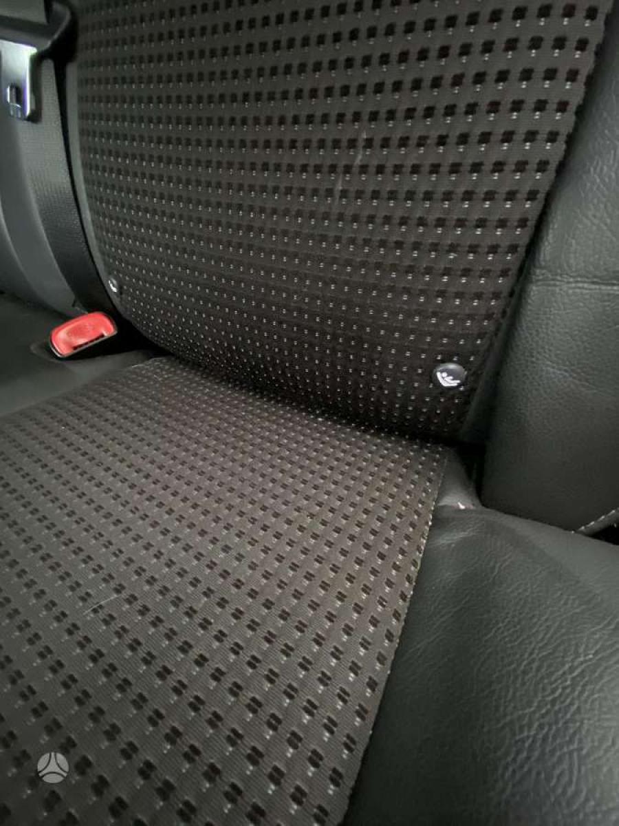 Balts Chevrolet Captiva 2011 Kupiškis, ar dzinēja tilpumu 2.38 L un nobraukumu 204 tūkst. km par 3500 €, foto 13 vietnē AUTOMOTO.COM.LV