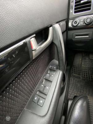 Balts Chevrolet Captiva 2011 Kupiškis, ar dzinēja tilpumu 2.38 L un nobraukumu 204 tūkst. km par 3500 €, foto 20 vietnē AUTOMOTO.COM.LV