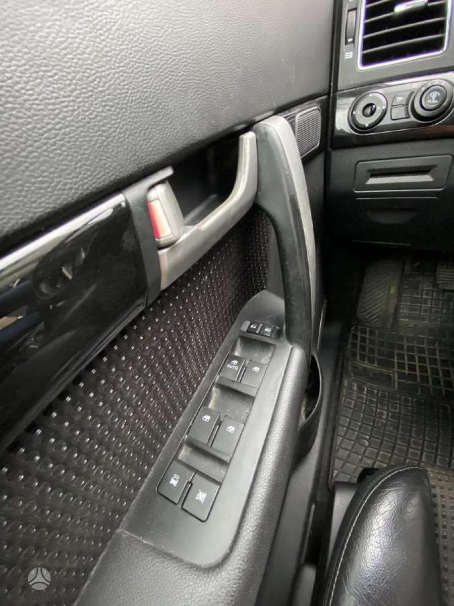 Balts Chevrolet Captiva 2011 Kupiškis, ar dzinēja tilpumu 2.38 L un nobraukumu 204 tūkst. km par 3500 €, foto 20 vietnē AUTOMOTO.COM.LV