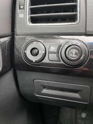 Balts Chevrolet Captiva 2011 Kupiškis, ar dzinēja tilpumu 2.38 L un nobraukumu 204 tūkst. km par 3500 €, foto 21 vietnē AUTOMOTO.COM.LV