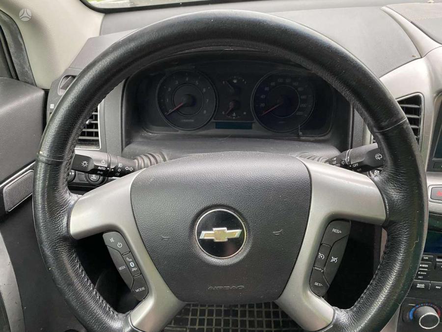Balts Chevrolet Captiva 2011 Kupiškis, ar dzinēja tilpumu 2.38 L un nobraukumu 204 tūkst. km par 3500 €, foto 22 vietnē AUTOMOTO.COM.LV