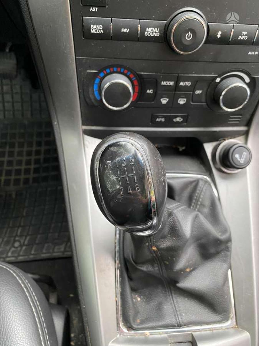 Balts Chevrolet Captiva 2011 Kupiškis, ar dzinēja tilpumu 2.38 L un nobraukumu 204 tūkst. km par 3500 €, foto 23 vietnē AUTOMOTO.COM.LV