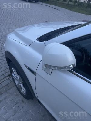 White Chevrolet Captiva 2011 in Riga, with an engine capacity of 2.20 L and mileage of 178 thousand km for 4000 €, photo 5 on AUTOMOTO.COM.LV