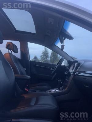 White Chevrolet Captiva 2011 in Riga, with an engine capacity of 2.20 L and mileage of 178 thousand km for 4000 €, photo 8 on AUTOMOTO.COM.LV