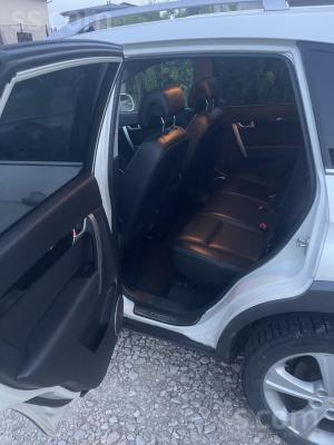 White Chevrolet Captiva 2011 in Riga, with an engine capacity of 2.20 L and mileage of 178 thousand km for 4000 €, photo 9 on AUTOMOTO.COM.LV