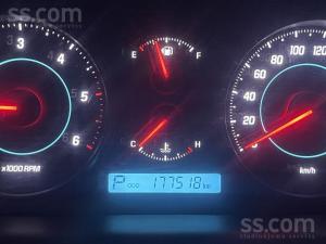 White Chevrolet Captiva 2011 in Riga, with an engine capacity of 2.20 L and mileage of 178 thousand km for 4000 €, photo 13 on AUTOMOTO.COM.LV