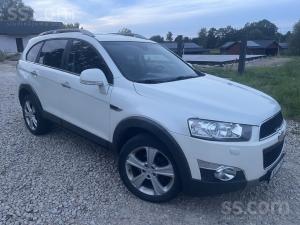 White Chevrolet Captiva 2011 in Riga, with an engine capacity of 2.20 L and mileage of 178 thousand km for 4000 €, photo  on AUTOMOTO.COM.LV