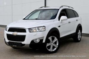 White Chevrolet Captiva 2011 in Kretinga, with an engine capacity of 2.20 L and mileage of 230 thousand km for 6299 €, photo 4 on AUTOMOTO.COM.LV