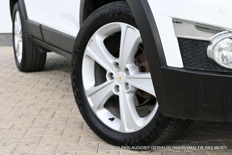 White Chevrolet Captiva 2011 in Kretinga, with an engine capacity of 2.20 L and mileage of 230 thousand km for 6299 €, photo 7 on AUTOMOTO.COM.LV