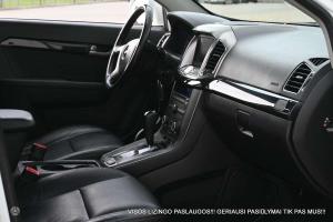White Chevrolet Captiva 2011 in Kretinga, with an engine capacity of 2.20 L and mileage of 230 thousand km for 6299 €, photo 30 on AUTOMOTO.COM.LV