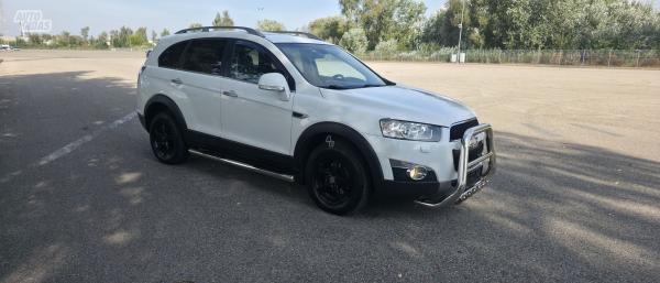 White Chevrolet Captiva 2011 in Marijampole, with an engine capacity of 2.20 L and mileage of 228 thousand km for 4500 €, photo 9 on AUTOMOTO.COM.LV