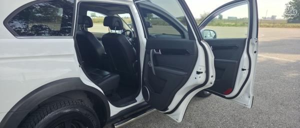 White Chevrolet Captiva 2011 in Marijampole, with an engine capacity of 2.20 L and mileage of 228 thousand km for 4500 €, photo 11 on AUTOMOTO.COM.LV