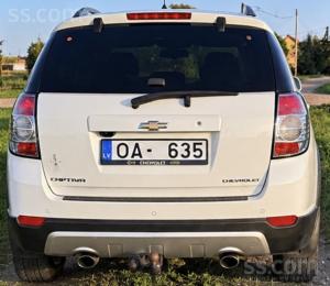 White Chevrolet Captiva 2011 in Daugavpils, with an engine capacity of 2.20 L and mileage of 260 thousand km for 5990 €, photo 3 on AUTOMOTO.COM.LV