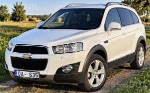White Chevrolet Captiva 2011 in Daugavpils, with an engine capacity of 2.20 L and mileage of 260 thousand km for 5990 €, photo 5 on AUTOMOTO.COM.LV