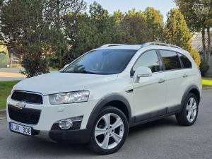 White Chevrolet Captiva 2011 in Silute, with an engine capacity of 2.20 L and mileage of 281 thousand km for 4500 €, photo 7 on AUTOMOTO.COM.LV