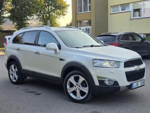 White Chevrolet Captiva 2011 in Silute, with an engine capacity of 2.20 L and mileage of 281 thousand km for 4500 €, photo 9 on AUTOMOTO.COM.LV