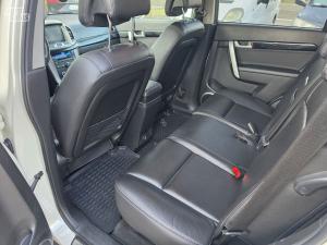 White Chevrolet Captiva 2011 in Silute, with an engine capacity of 2.20 L and mileage of 281 thousand km for 4500 €, photo 12 on AUTOMOTO.COM.LV