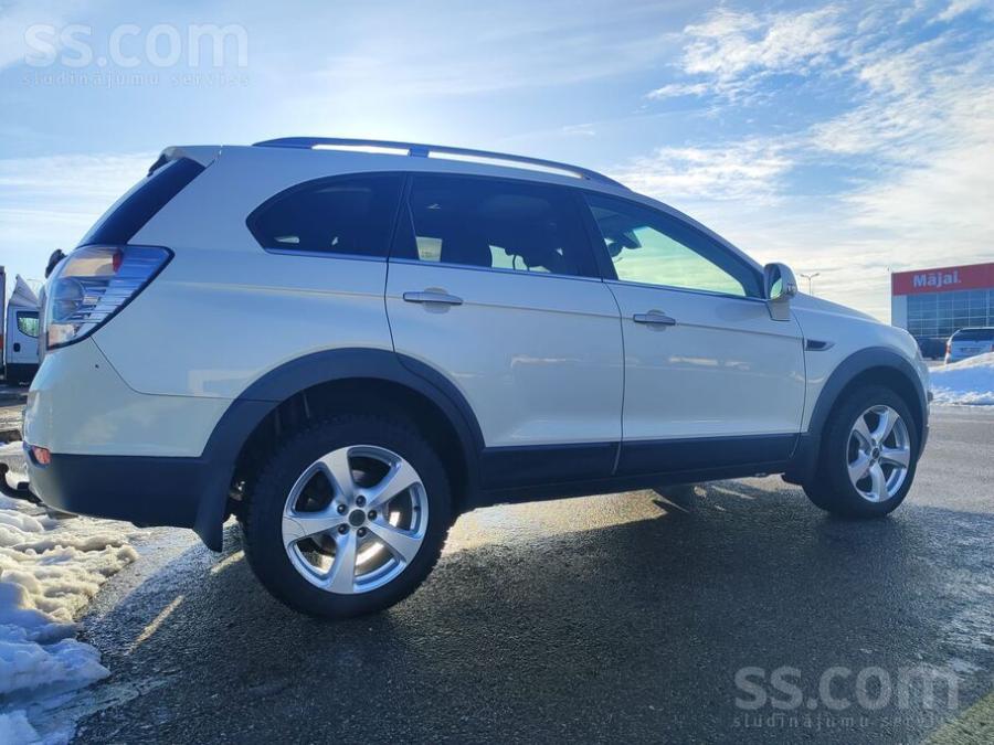 Balts Chevrolet Captiva 2012 Daugavpils, ar dzinēja tilpumu 2.20 L un nobraukumu 185 tūkst. km par 6200 €, foto 3 vietnē AUTOMOTO.COM.LV