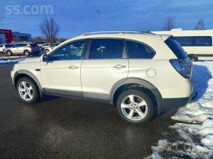 Balts Chevrolet Captiva 2012 Daugavpils, ar dzinēja tilpumu 2.20 L un nobraukumu 185 tūkst. km par 6200 €, foto 4 vietnē AUTOMOTO.COM.LV